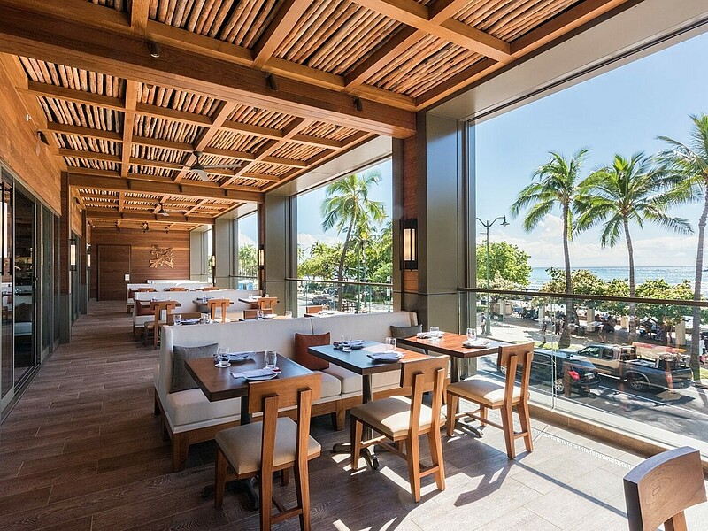 Alohilani Resort*****